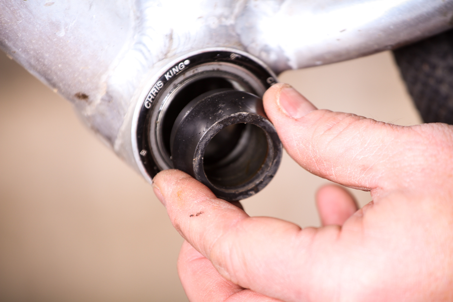 How to remove press-fit bottom bracket bearings in 12 easy steps ...