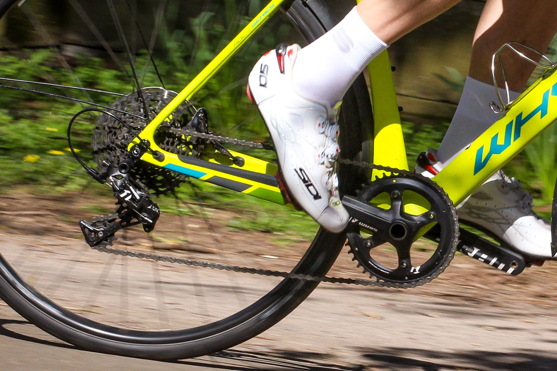 How important is foot position and posture for cyclists? - Cycling News ...