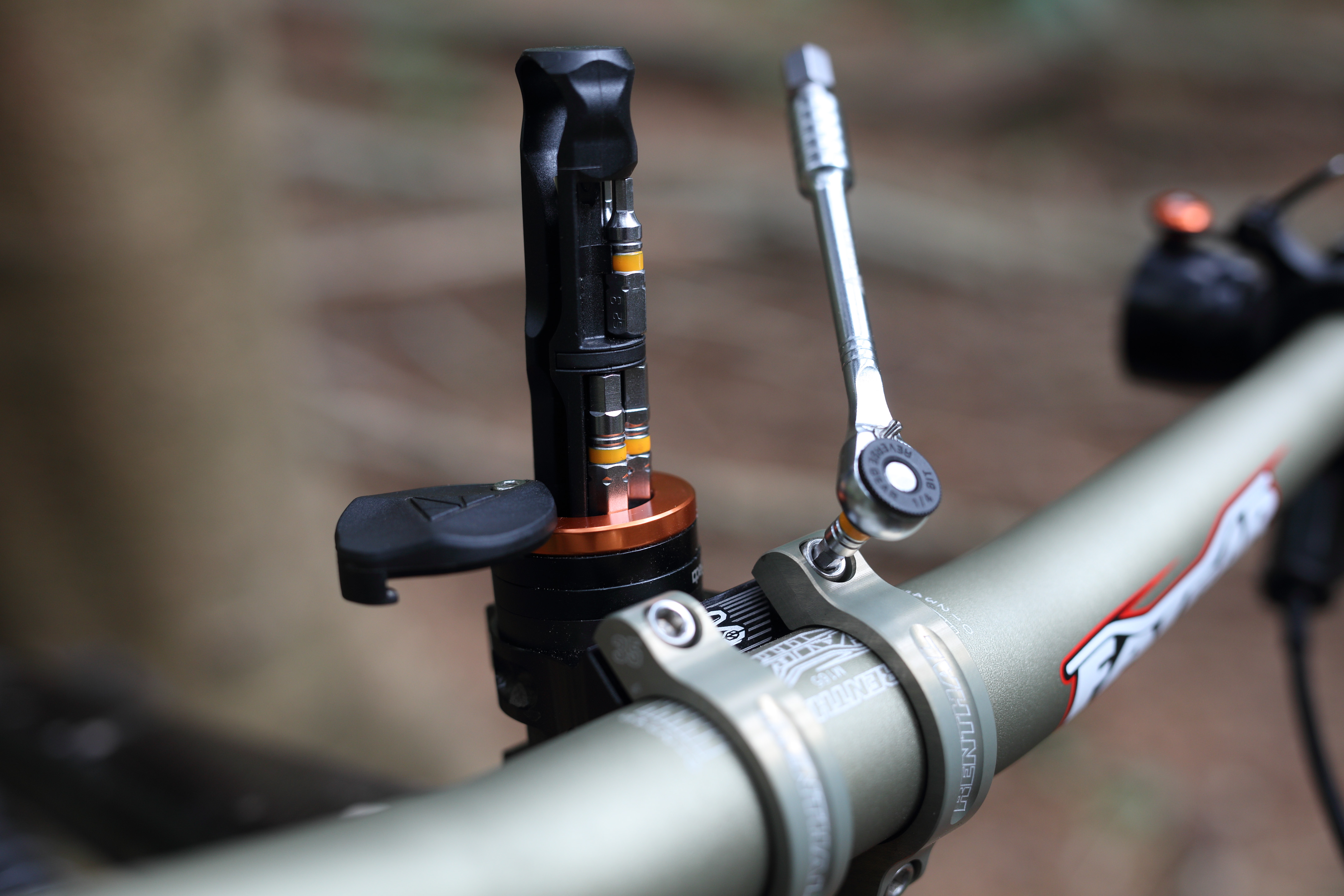 Granite Design Stash RT Ratchet multitool review - Cycling News | off ...