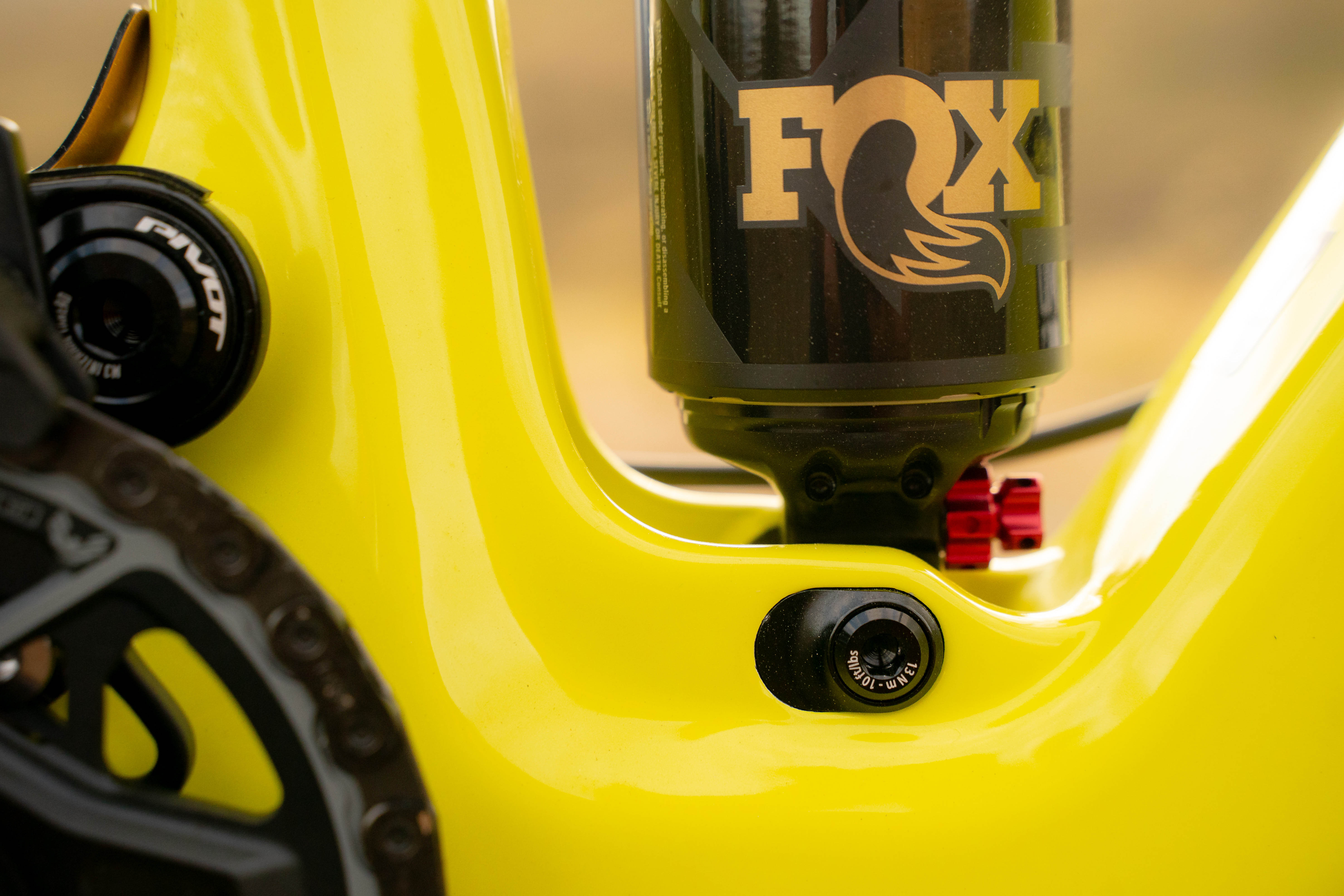 Pivot pulls the covers off the new breed of Firebird - Cycling News ...