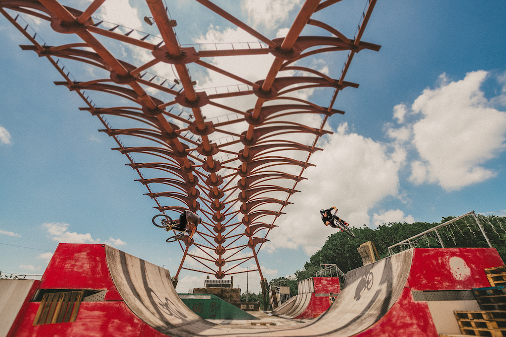 Developing a dirt jump tyre with Matt Jones and Sam Pilgrim - Cycling ...
