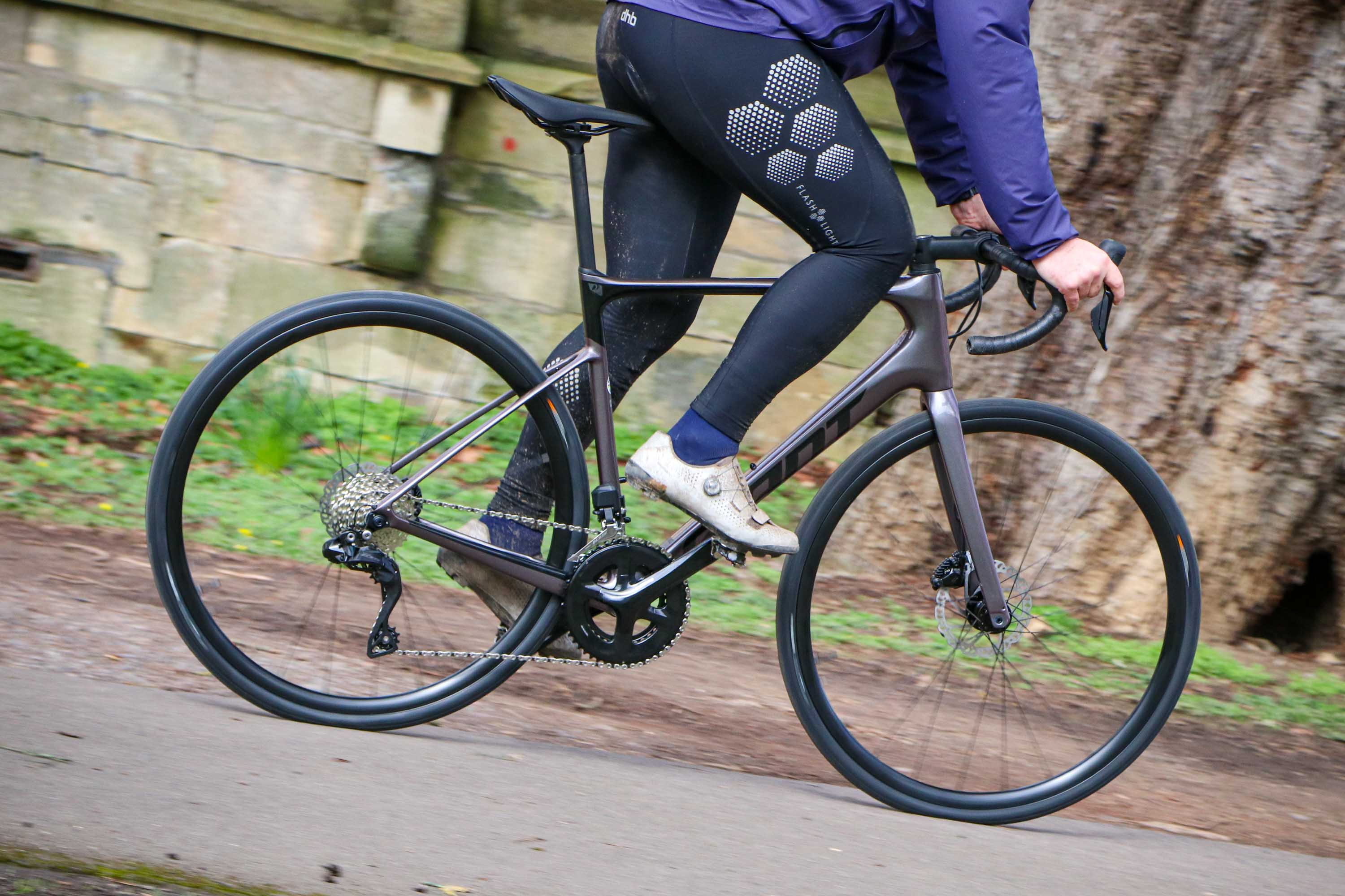 Giant Defy Advanced 1 2023 - Cycling News | Bike Reviews | road.cc