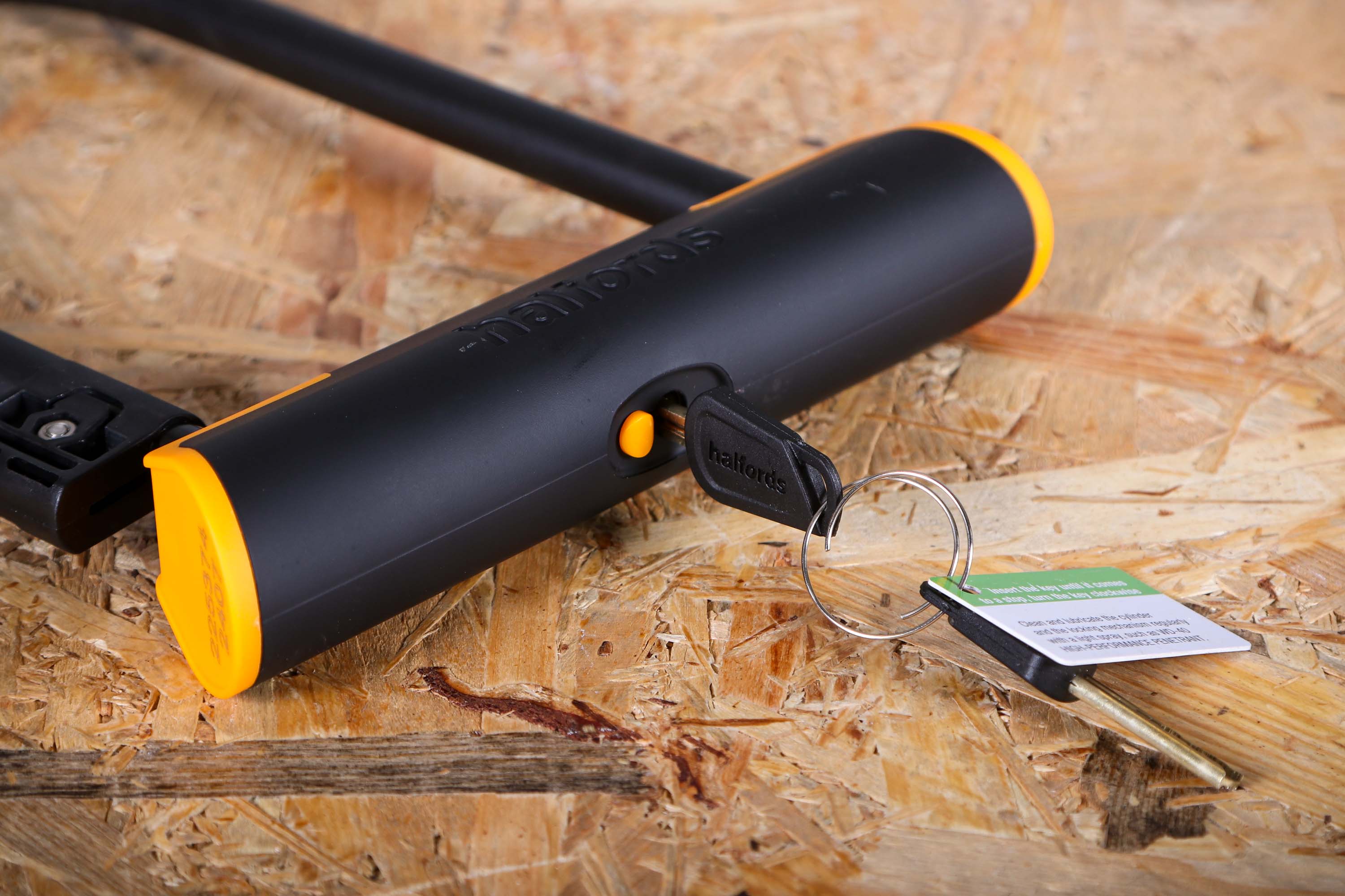 Halfords 23cm D Lock - Cycling News | Bike Reviews | road.cc