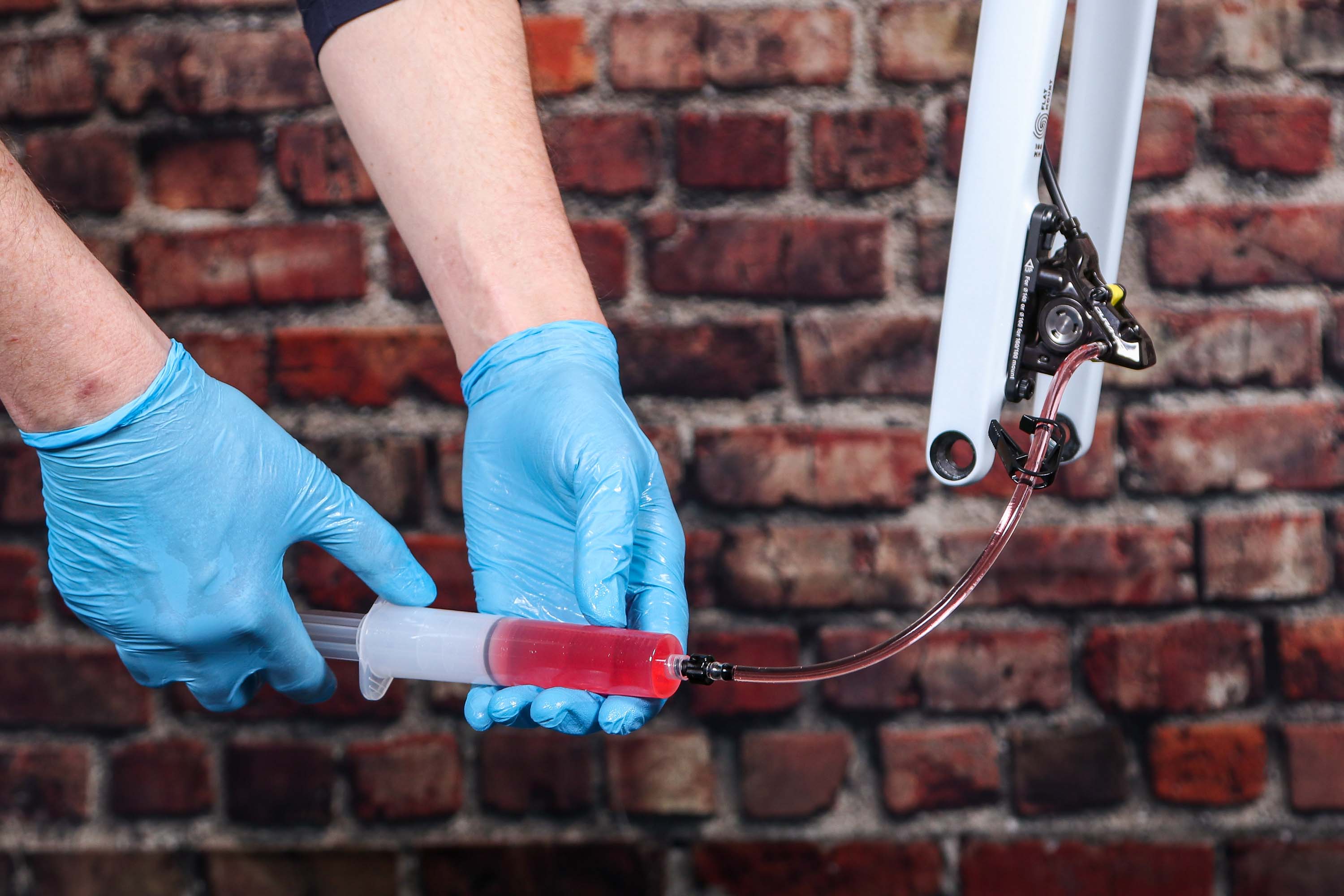 How to bleed Shimano hydraulic disc brakes — restore the braking on ...