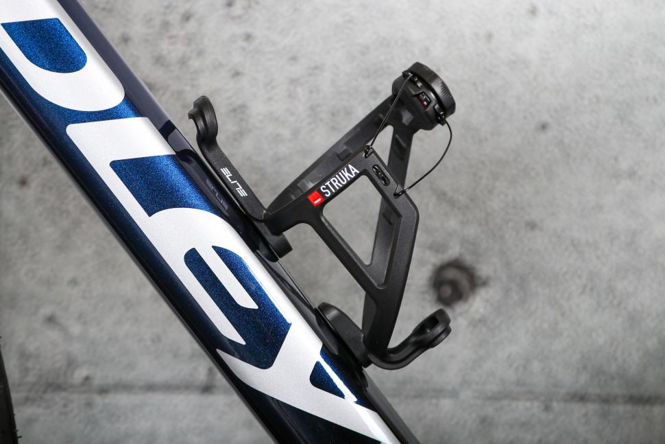 Elite Struka bottle cage - Cycling News | Bike Reviews | road.cc