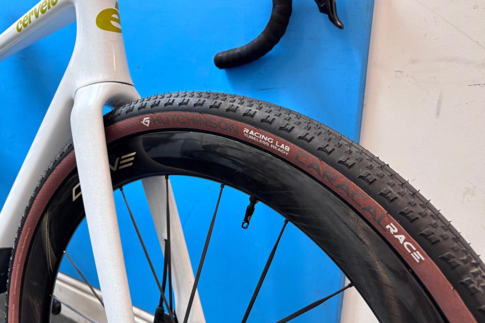 Hutchinson Caracal Race tyre - Cycling News | Bike Reviews | road.cc