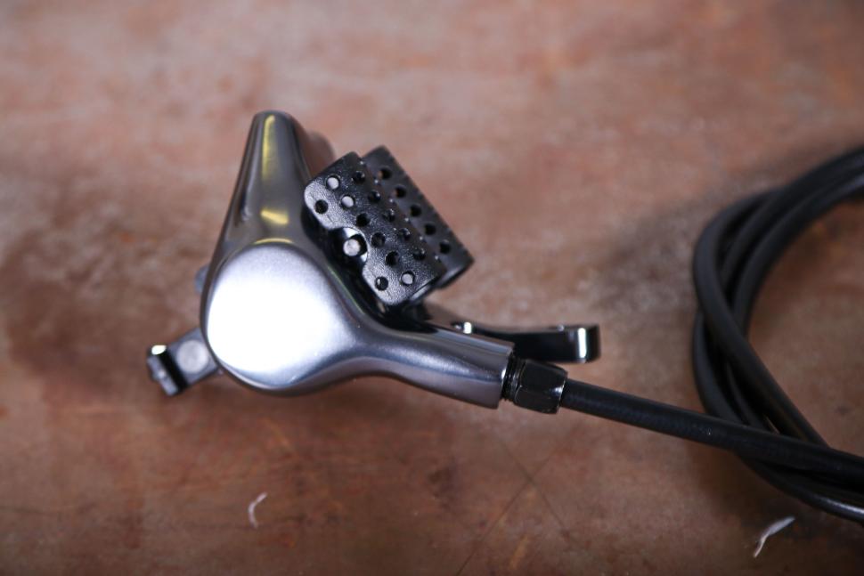 L-Twoo eRX Road Electronic Hydraulic Disc Brake Groupset - Cycling News ...