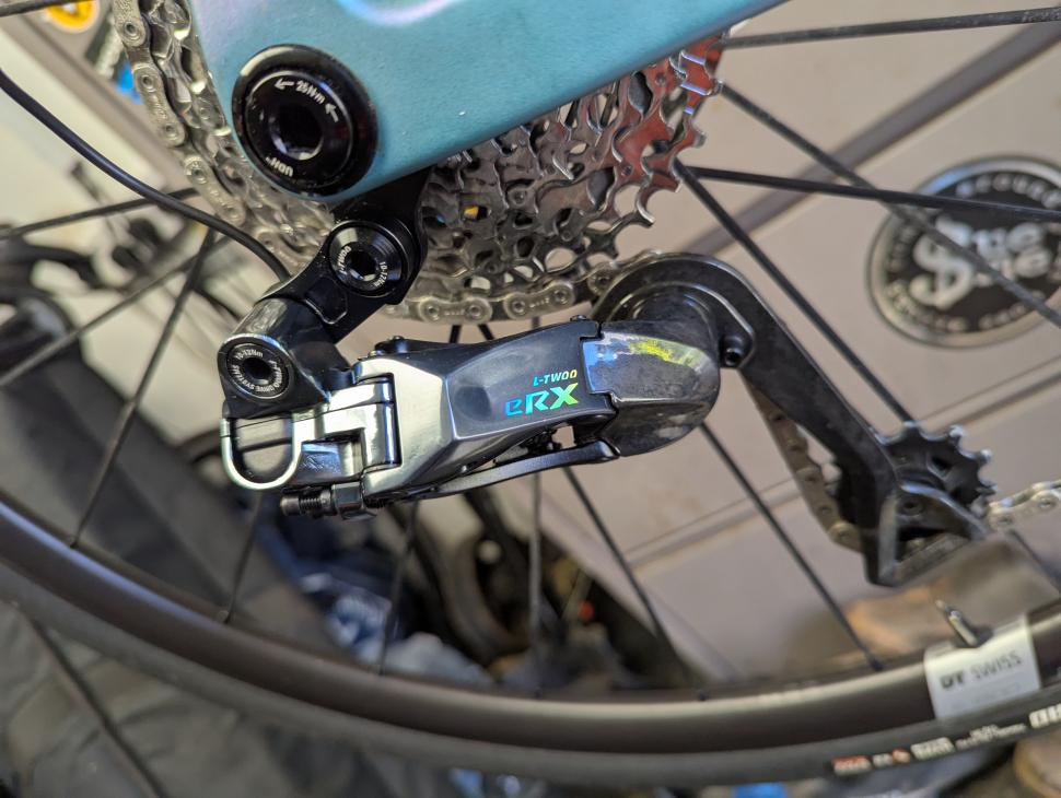 L-Twoo eRX Road Electronic Hydraulic Disc Brake Groupset - Cycling News ...