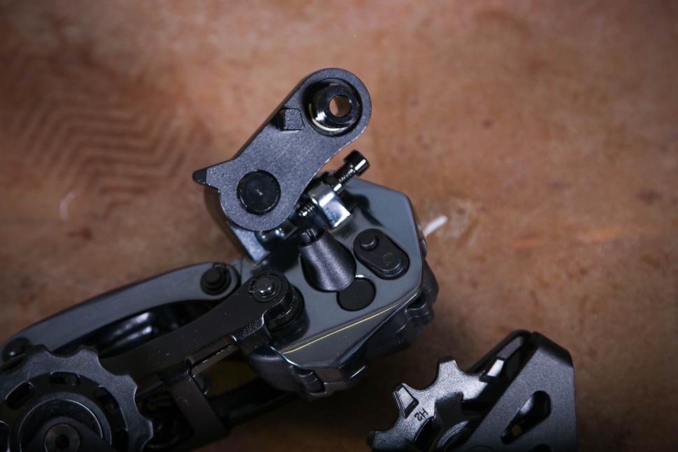 L-Twoo eRX Road Electronic Hydraulic Disc Brake Groupset - Cycling News ...